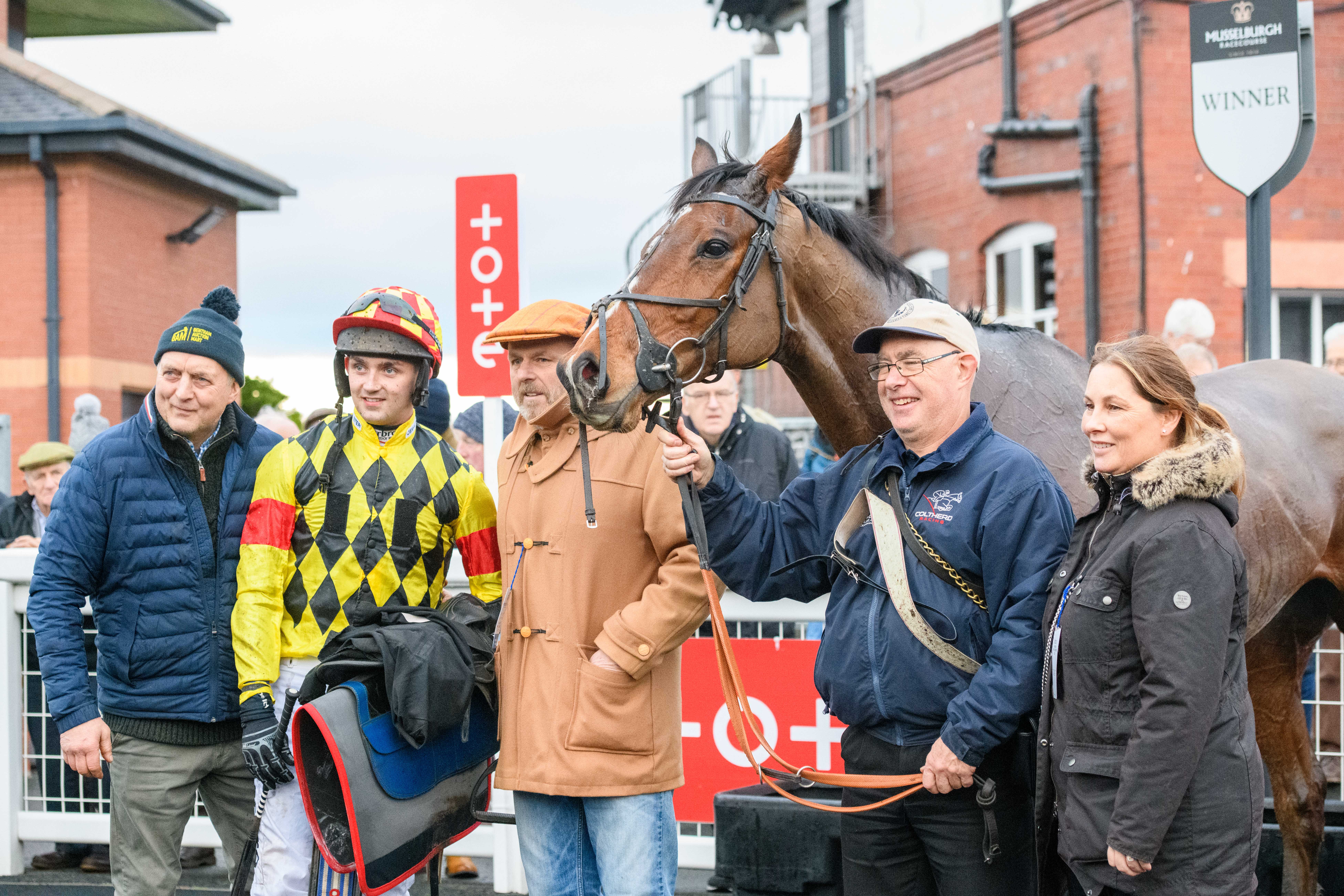 - Racing Review - The Tote Christmas Jumper Raceday